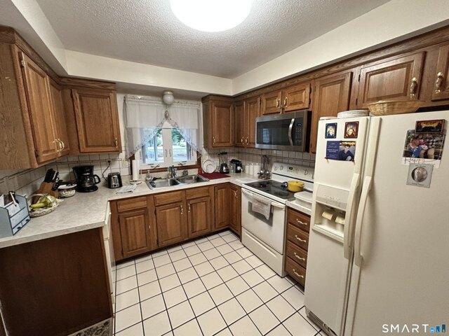 condo with 2 bedroom, East Windsor CT ES105155878