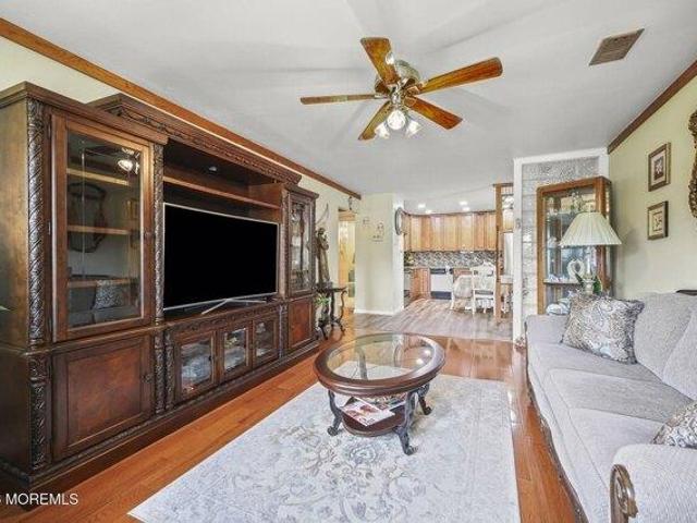 condo with 2 bedroom, East Windsor NJ DS102255307