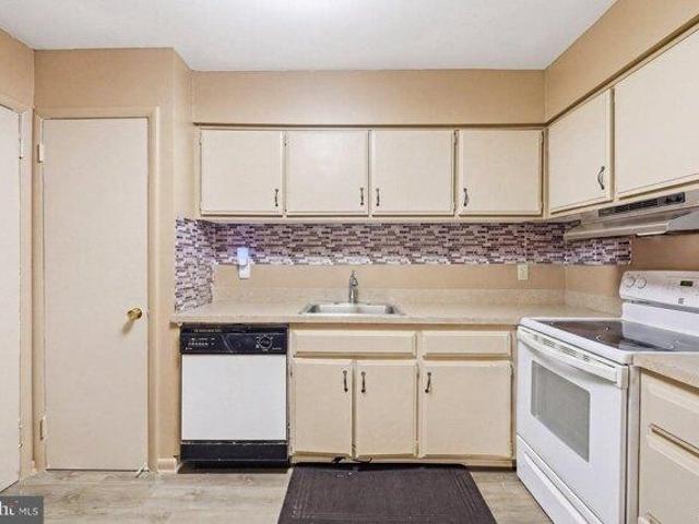 condo with 2 bedroom, East Windsor NJ ES105171773