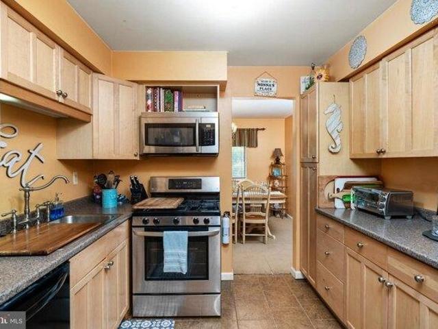 condo with 2 bedroom, East Windsor NJ ES105191564