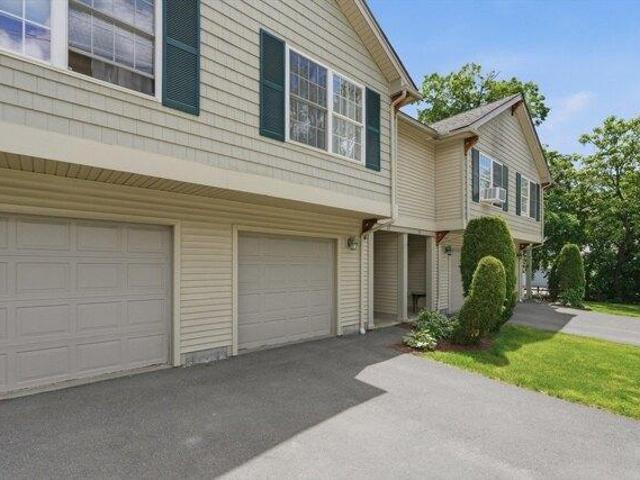 condo with 2 bedroom, Easthampton MA ES104757640