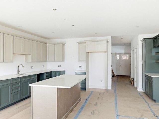 condo with 2 bedroom, Easthampton MA ES105143801