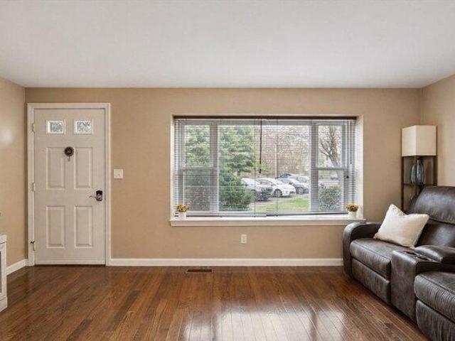 condo with 2 bedroom, Easton MA ES103037787
