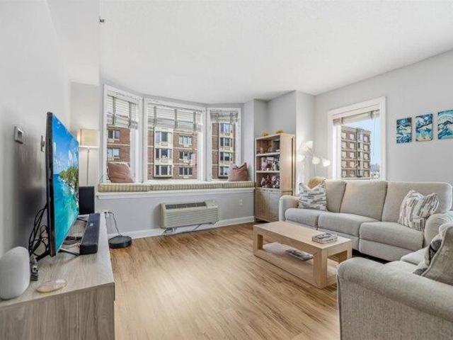condo with 2 bedroom, Edgewater NJ DLS102315486