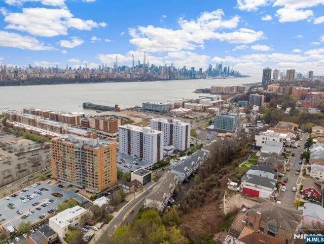condo with 2 bedroom, Edgewater NJ DLS102726484