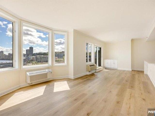 condo with 2 bedroom, Edgewater NJ DLS102778791