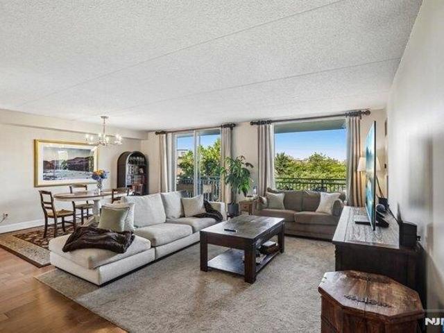 condo with 2 bedroom, Edgewater NJ DS102478034