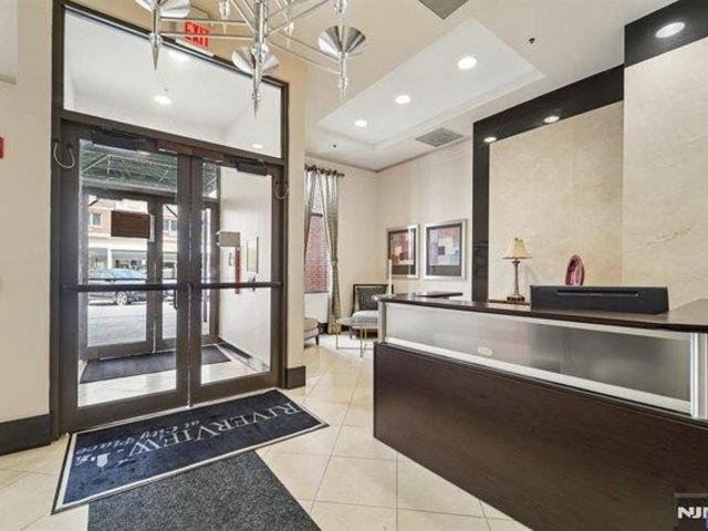 condo with 2 bedroom, Edgewater NJ DS102565142