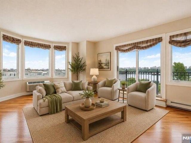 condo with 2 bedroom, Edgewater NJ DS102566530