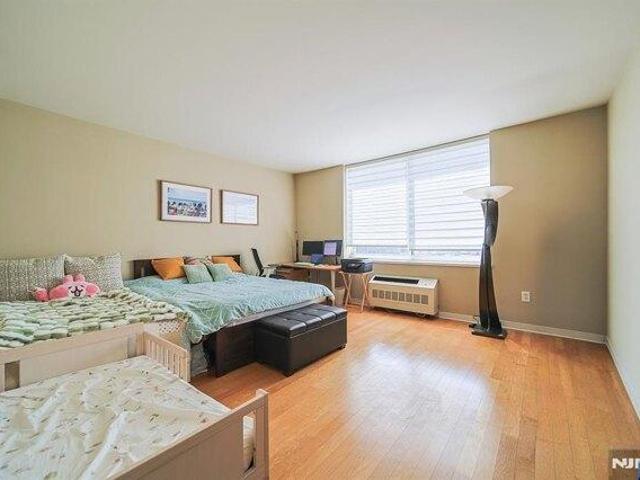 condo with 2 bedroom, Edgewater NJ DS102583622