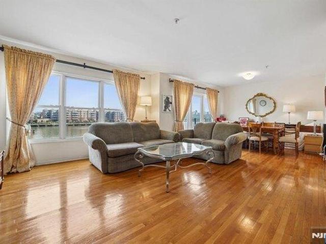 condo with 2 bedroom, Edgewater NJ DS102026914