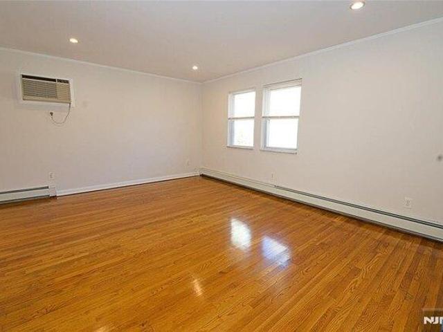 condo with 2 bedroom, Edgewater NJ DS102026183