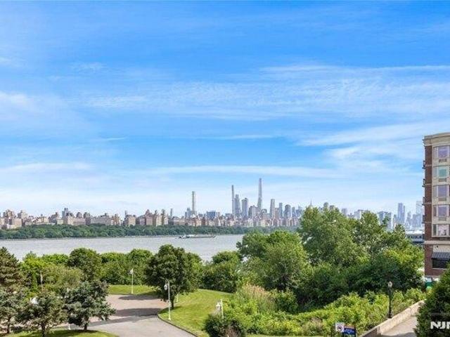 condo with 2 bedroom, Edgewater NJ DS103437911