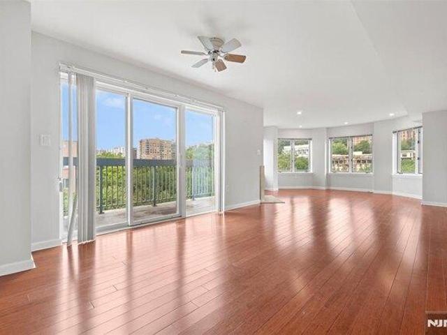 condo with 2 bedroom, Edgewater NJ DS103437073