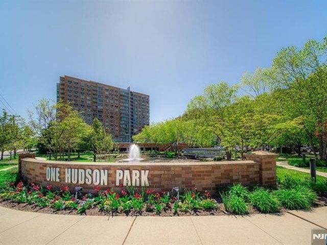 condo with 2 bedroom, Edgewater NJ DS104406036