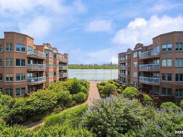 condo with 2 bedroom, Edgewater NJ DS104444833