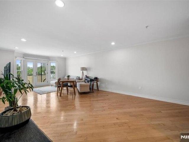 condo with 2 bedroom, Edgewater NJ DS104263733