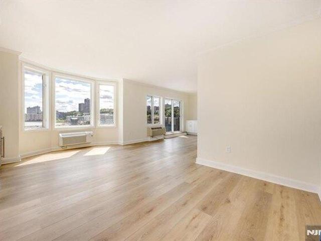 condo with 2 bedroom, Edgewater NJ ES103186253