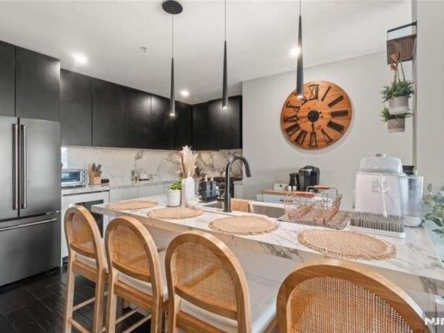 condo with 2 bedroom, Edgewater NJ ES103187487