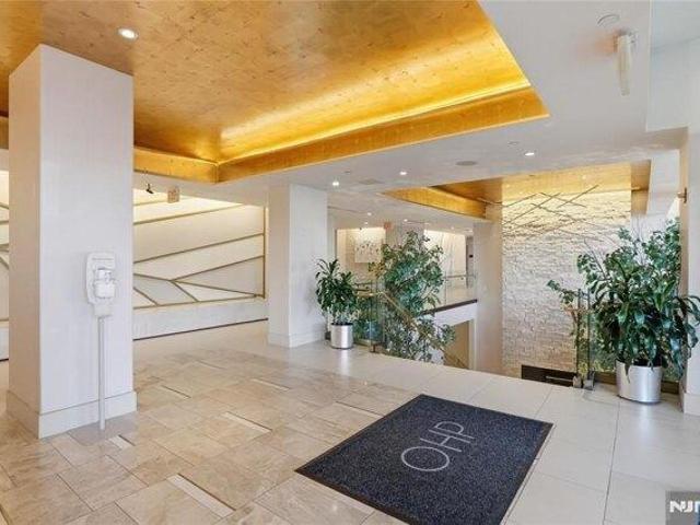 condo with 2 bedroom, Edgewater NJ ES103188494