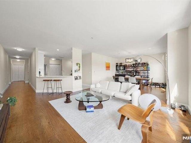 condo with 2 bedroom, Edgewater NJ ES104719686