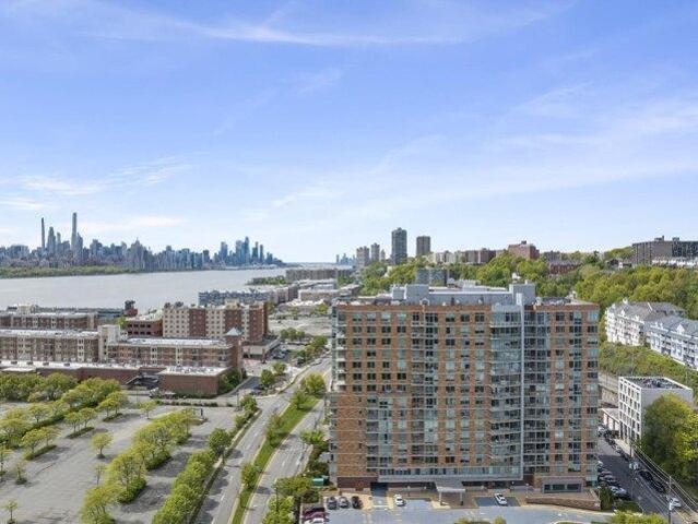 condo with 2 bedroom, Edgewater NJ ES104757488