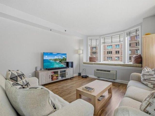 condo with 2 bedroom, Edgewater NJ ES104760492