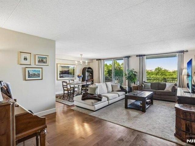 condo with 2 bedroom, Edgewater NJ ES104760017