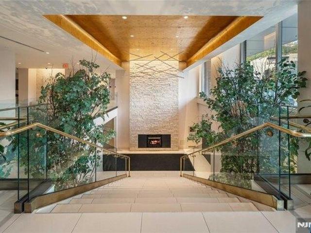 condo with 2 bedroom, Edgewater NJ ES104112276
