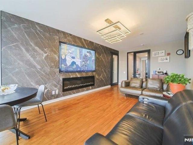 condo with 2 bedroom, Edgewater NJ ES104151628