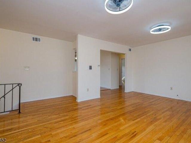 condo with 2 bedroom, Edison NJ ES102828405