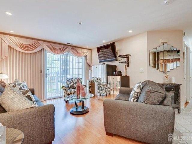 condo with 2 bedroom, Edison NJ ES105174476