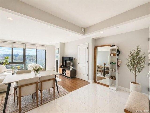 condo with 2 bedroom, Elmhurst NY ES105204207
