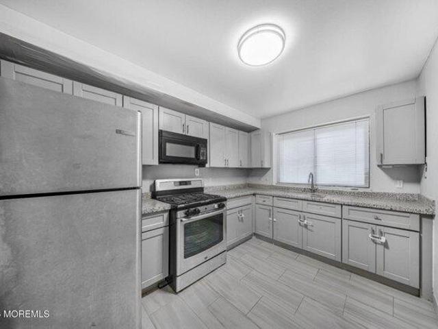 condo with 2 bedroom, Elizabeth NJ ES104920781