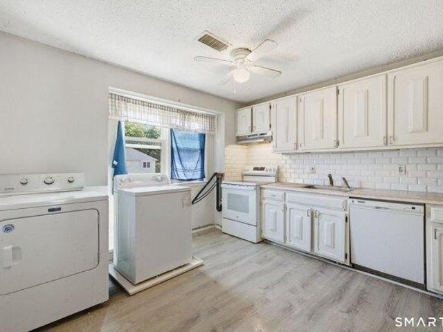 condo with 2 bedroom, Enfield CT DS104076595