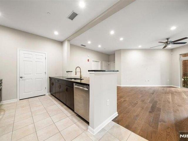 condo with 2 bedroom, Englewood NJ ES105205786