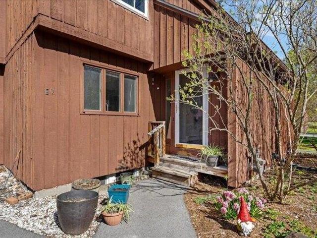 condo with 2 bedroom, Essex Junction VT ES103190157