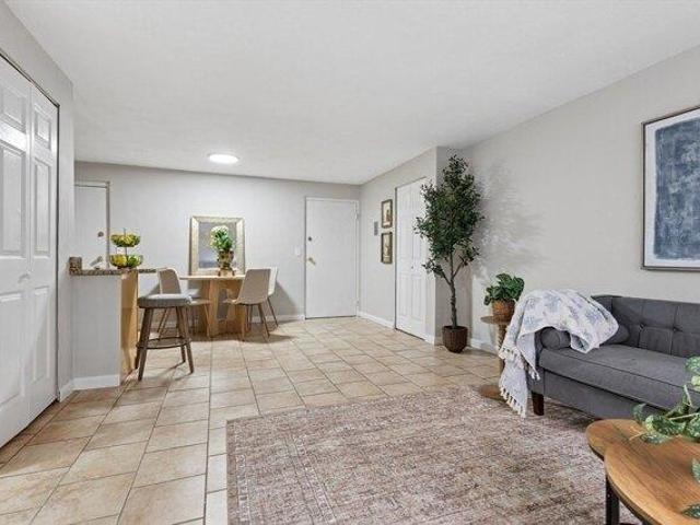 condo with 2 bedroom, Everett MA ES104044138