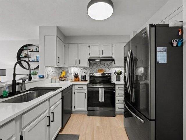 condo with 2 bedroom, Everett MA ES104900314