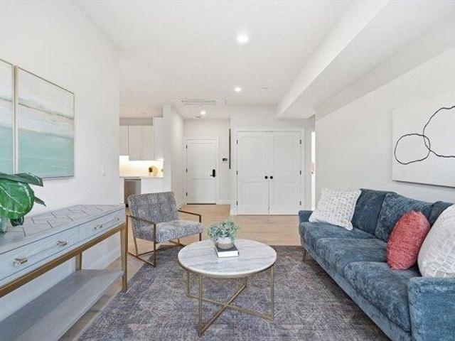 condo with 2 bedroom, Everett MA ES103848914