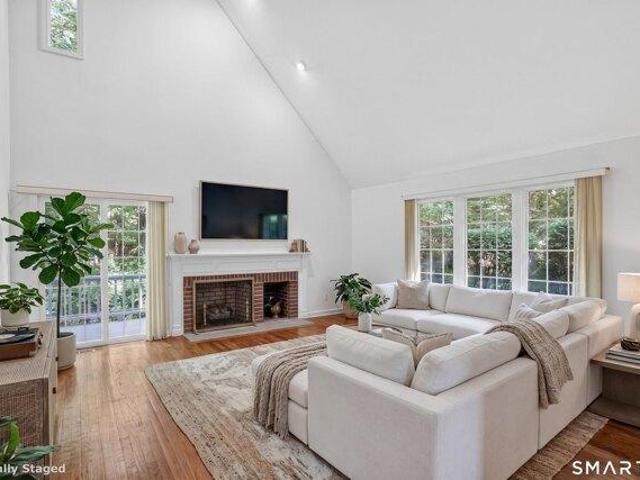 condo with 2 bedroom, Fairfield CT ES105126014