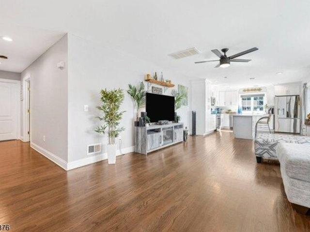 condo with 2 bedroom, Fairview NJ DLS101896909
