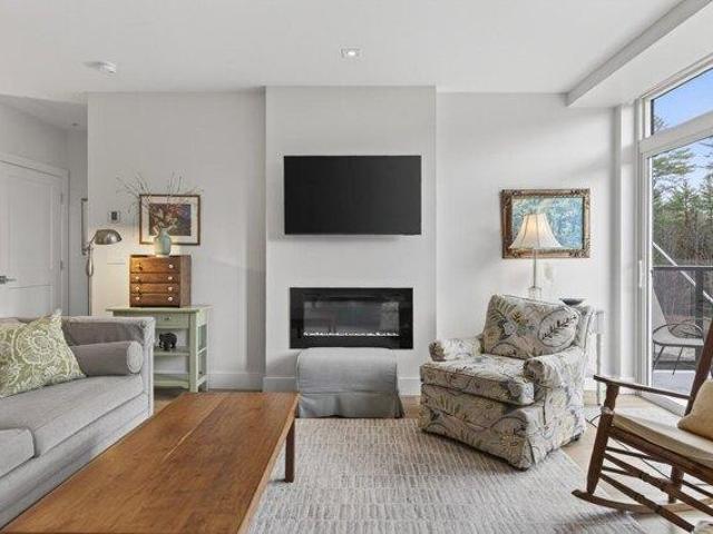 condo with 2 bedroom, Falmouth ME DS102727207