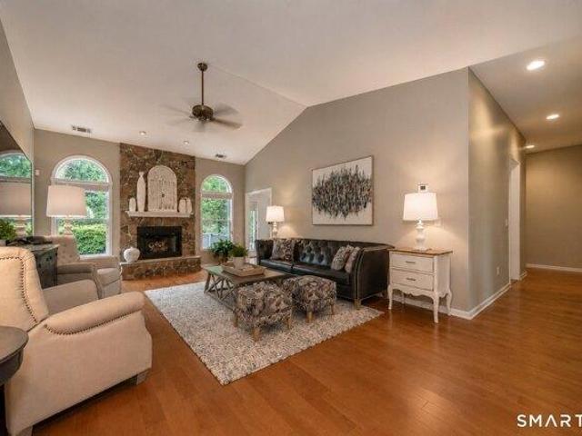 condo with 2 bedroom, Farmington CT ES104262586