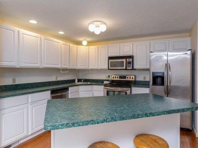condo with 2 bedroom, Fitchburg MA ES104994901