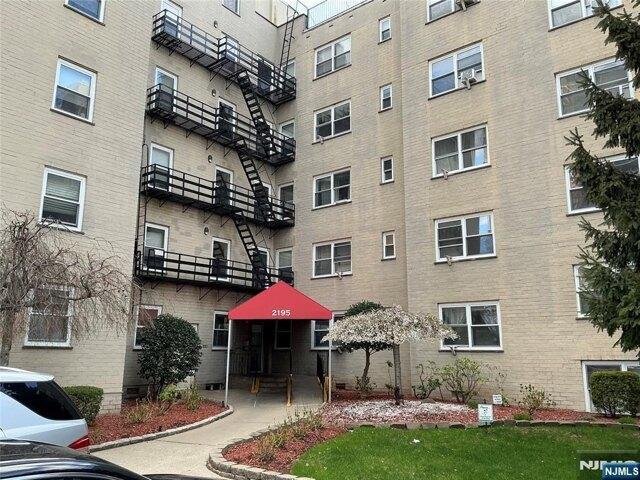 condo with 2 bedroom, Fort Lee NJ DLS101628055