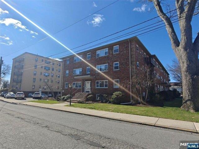 condo with 2 bedroom, Fort Lee NJ DLS101661754