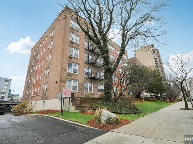 condo with 2 bedroom, Fort Lee NJ DLS102479503