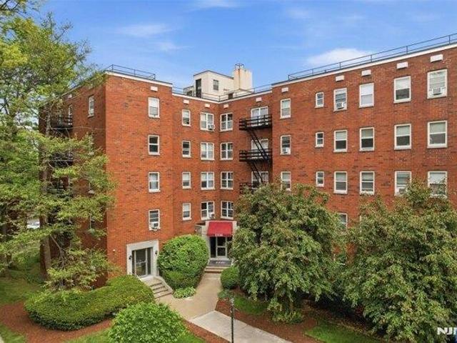 condo with 2 bedroom, Fort Lee NJ DLS102595821