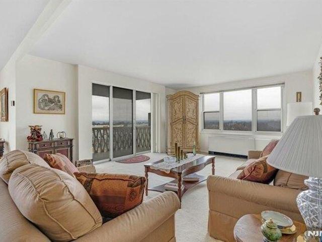 condo with 2 bedroom, Fort Lee NJ DLS102215078